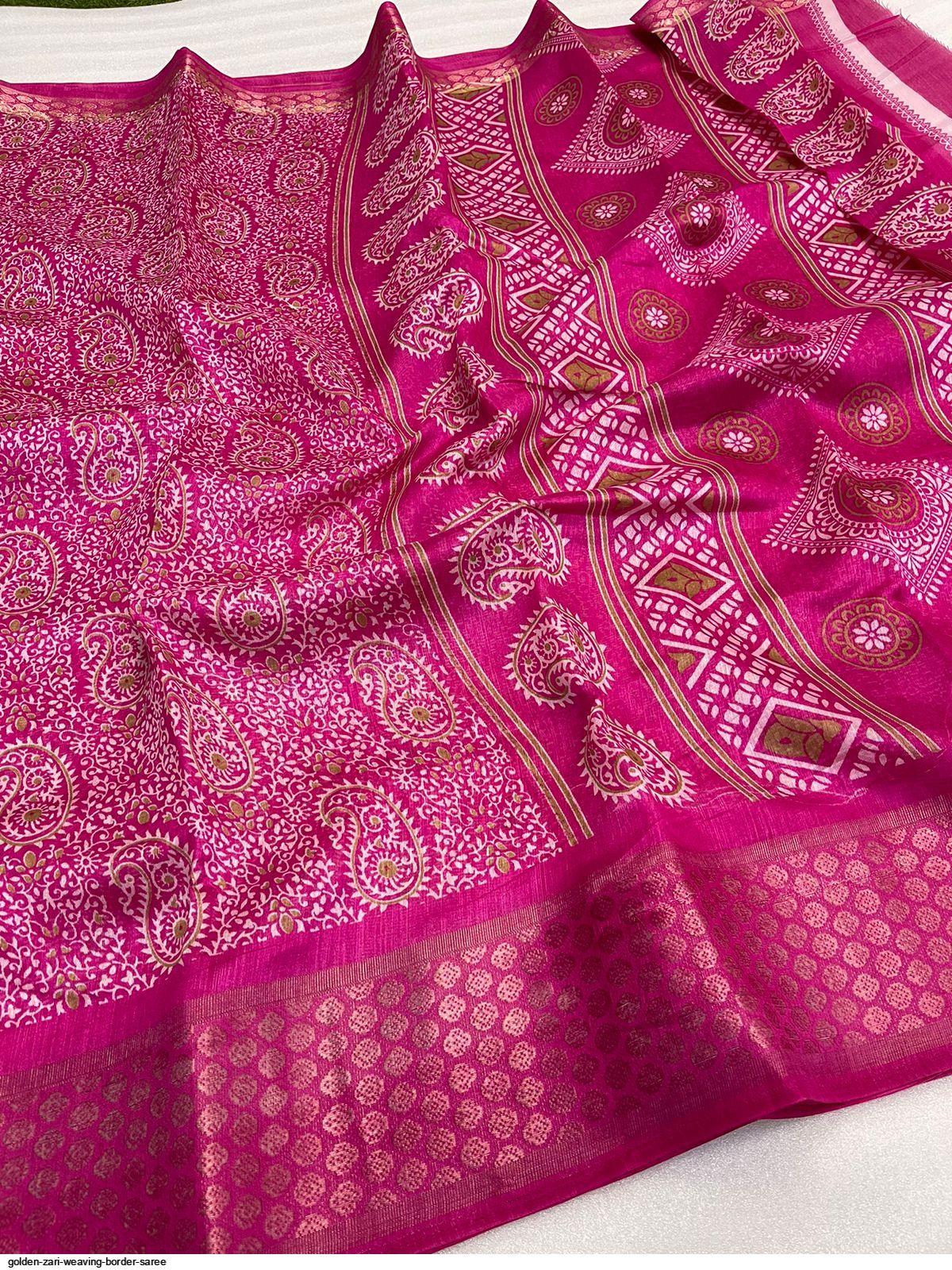 GOLDEN ZARI WEAVING BORDER SAREE