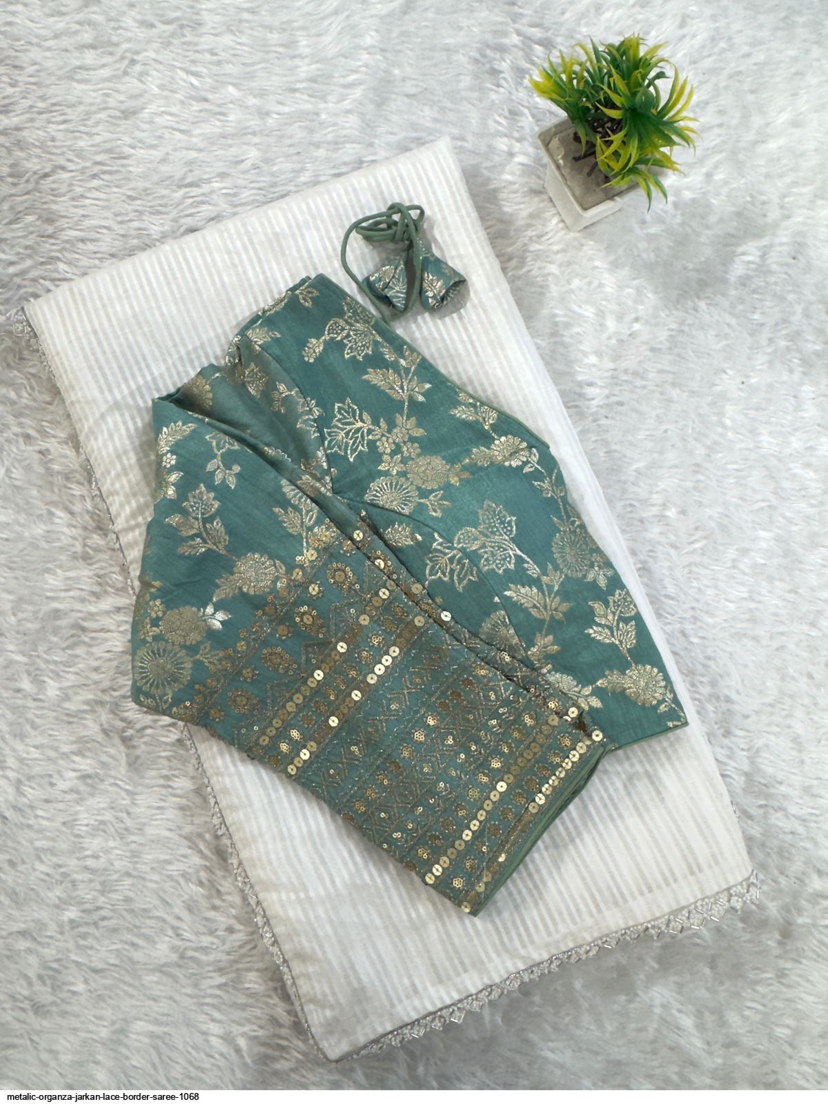 Metalic Organza Jarkan Lace Border SAREE 1068