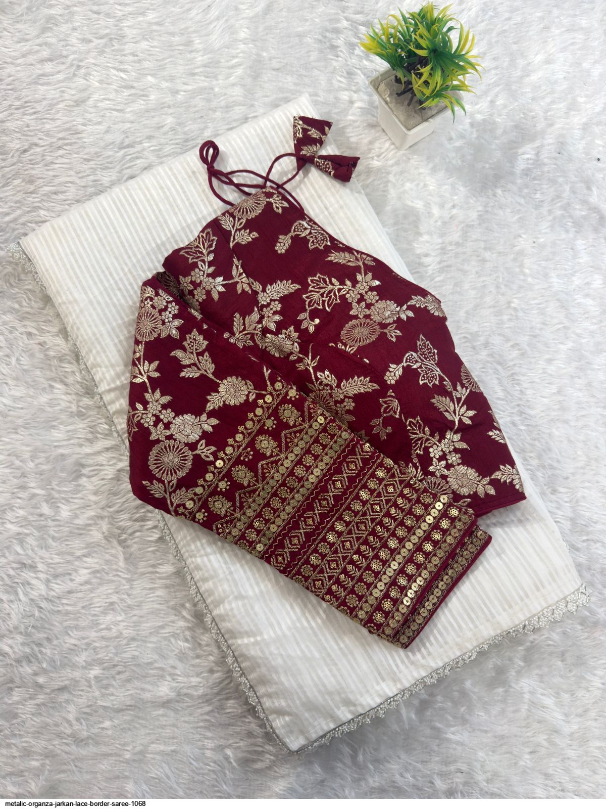 Metalic Organza Jarkan Lace Border SAREE 1068