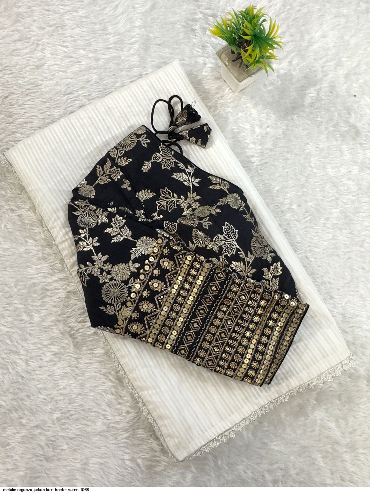 Metalic Organza Jarkan Lace Border SAREE 1068