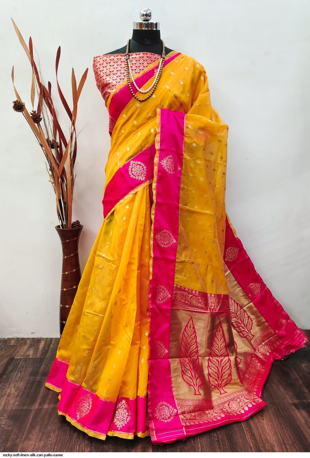 Rocky Soft Linen Silk Zari Pallu saree