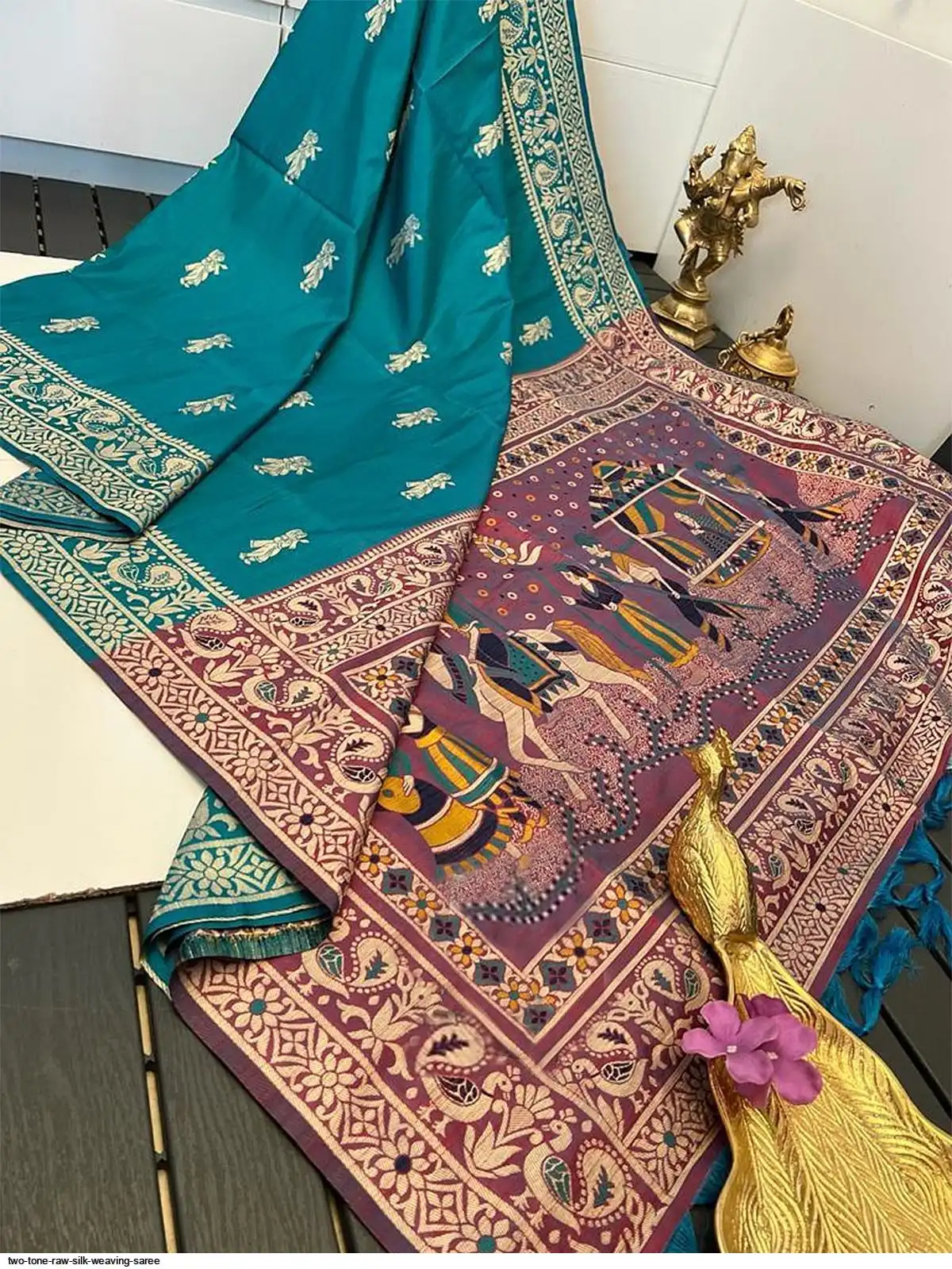 Two-Tone Raw Silk Saree with Antique Design Contrast Pallu